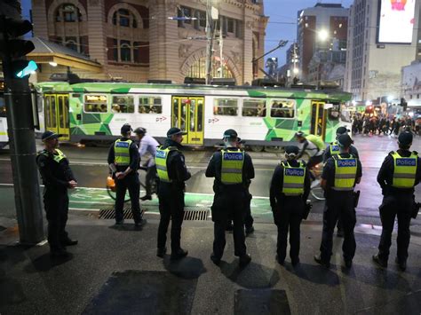 Victoria Police Officers Respond To Pay Deal Dispute Nt News