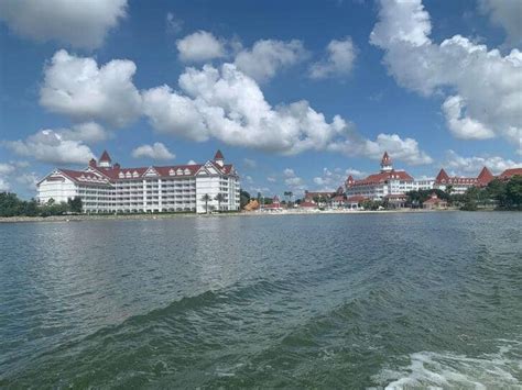 Guide To Disney World Monorail Hotels