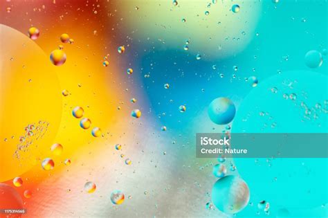추상 배경 다채로운 그라데이션 색상입니다 기름은 물에 떨어집니다 0명에 대한 스톡 사진 및 기타 이미지 0명 개념 건강관리와 의술 Istock