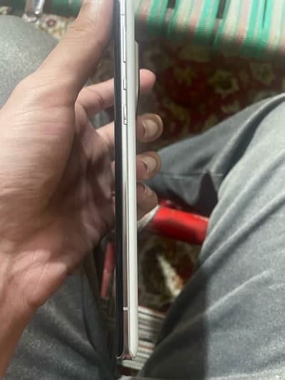 Aqous R 5 Mobile Phones 1094983925