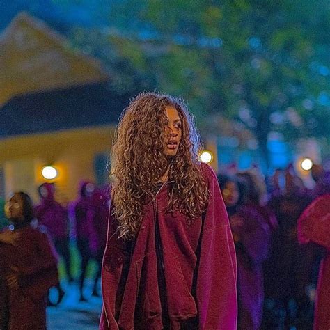 Pin By Mili🥀🖤🚬🔮🎞 On Euphoria Euphoria Zendaya Zendaya Style