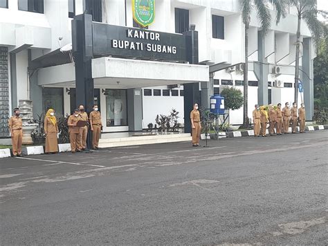 Sekda Subang Pimpin Apel Pagi Di Lingkungan Setda Subang