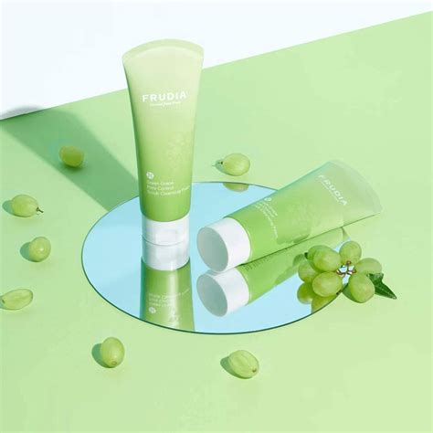FRUDIA Green Grape Pore Control Scrub Cleansing Foam 145g | DODO SKIN ...
