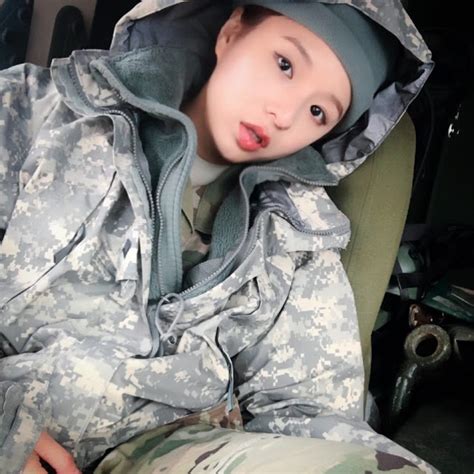 커뮤니티에서 난리난 한국계 미녀 여자 미군 최근 근황