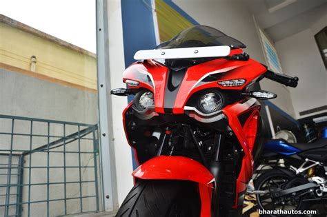 Bajaj Pulsar Rs200 Detailed Review And Picture Gallery