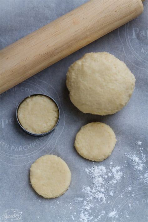 Soft Lofthouse Style Frosted Sugar Cookies Copycat Recipe