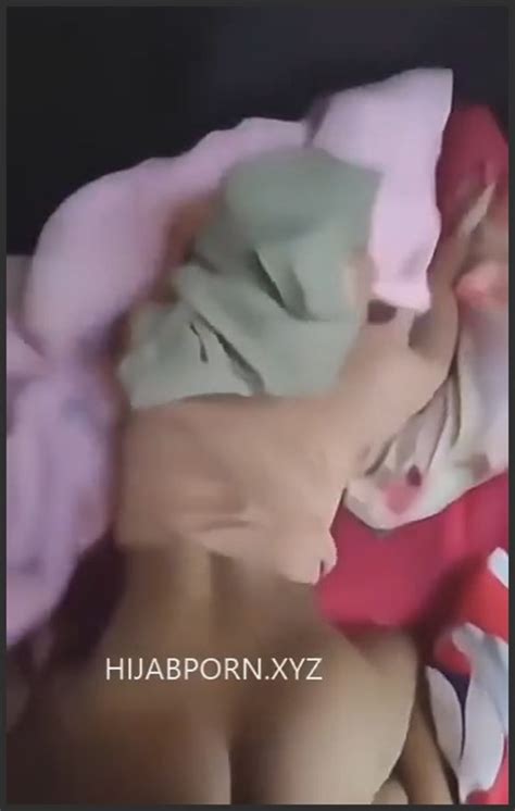 Hajar Pantat Hijab Sambil Ngobrol HIJAB PORN