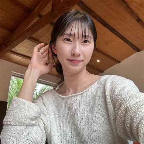 예진 이게 행복이지 ⠀ Offyejin • Threads Say More