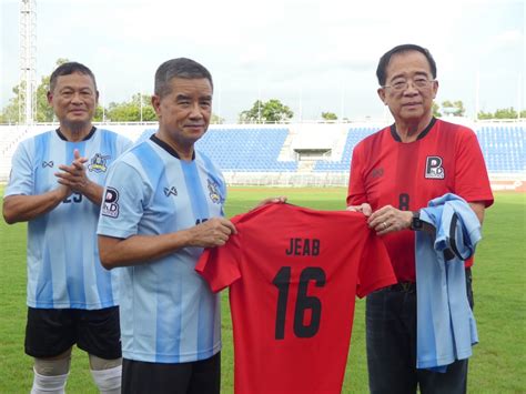 ชาตรี นายกสมาคมสื่อฯ ประธานรุ่นที่ 13 จัดชุดใหญ่ วปอ ฟาดแข้งกับ ป เอก