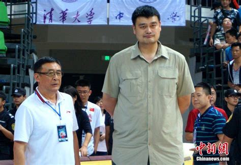 北大男篮第十九届cuba夺冠 姚明颁奖手机凤凰网