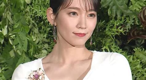 吉岡里帆 エロ画像まとめ 35記事 胸チラ・パンチラ・おっぱい等のお宝画像
