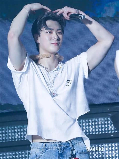 운동 안한지 꽤 되서 근육 좀 빠졌다는 남돌 네이트 판
