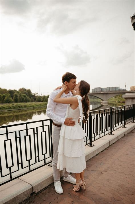Emily And Andrew Greeneladi Photography