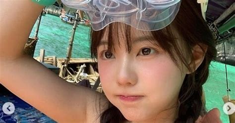 홍영기 수영복 입고 요염 포즈…s라인 몸매로 섹시美[m ★sns]