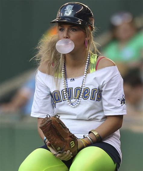 28 Things Baseball Players Can Do While Blowing Bubble Gum Bubbles Blowing Bubble Gum Blowing