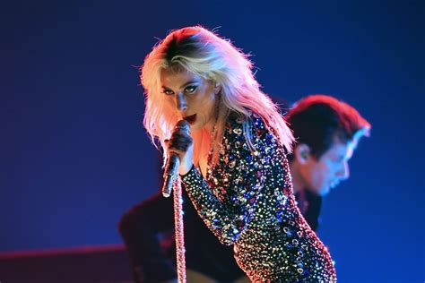 Lady Gaga And Bradley Cooper Performing Shallow Videos Popsugar