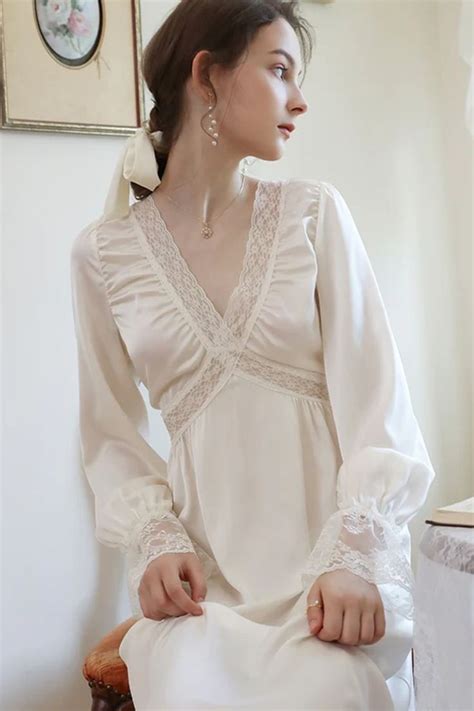 Royalcore V Neck Lace Stimulated Slik Nightgown Night Gown Satin