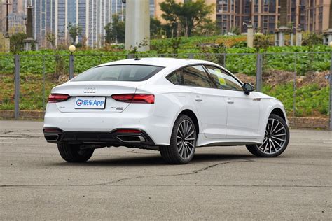 奥迪A5Sportback 40 TFSI quattro 豪华动感型侧后45度车头向右水平图片 汽车图片大全 易车