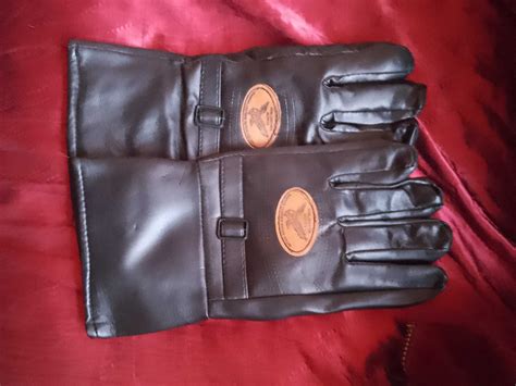 Продавам дамски и мъжки кожени ръкавици гр Първомай • Olx Bg