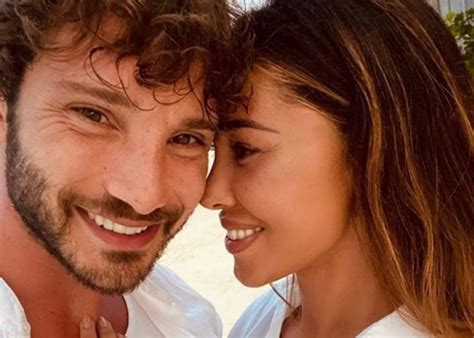 Belen Si Sposa Dopo Mesi Di Fidanzamento La Reazione Dellex Compagno Stefano De Martino SPYit