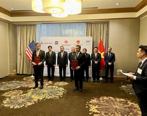 Ptsc Signs Strategic Partnership Agreement With Excelerate Energy And