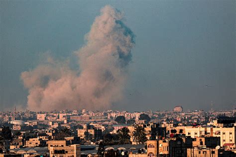Us Airman Sets Himself On Fire Outside Israeli Embassy