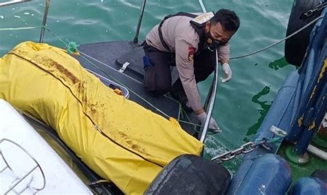 Jasad Pria Ditemukan Terapung Di Perairan Laut Perbatasan Indramayu Subang Poskotaonline