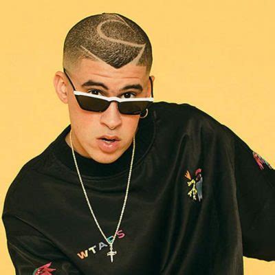 Bad Bunny lanza por sorpresa el álbum Las que no iban a salir El