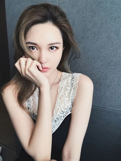 罗志祥女友清凉出街 优雅性感十分诱人 明星网