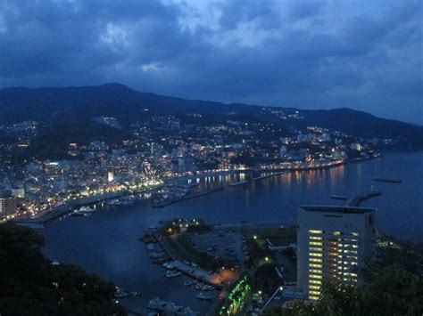 夜の熱海もロマンチックです。 湯宿一番地