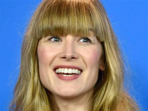 Marie Curie Biopic Radioactive Mit Rosamund Pike
