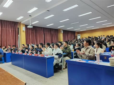 美术学院举办第八届“美院之星”评选汇报会 美术学院