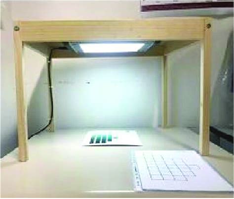 Viewing Booth With Standardized Lighting Of Munsell Charts And Response
