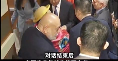 王毅在联大会场被多国代表热情围住，这些代表都是谁？腾讯新闻