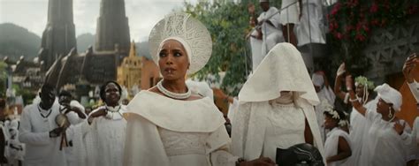Angela Bassett é Destaque Em Trailer De Pantera Negra Wakanda Para