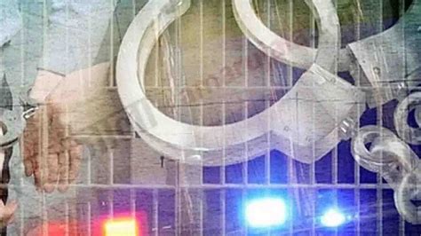 Kanpur A Reputed Company Raided A Factory Making Fake Belts And