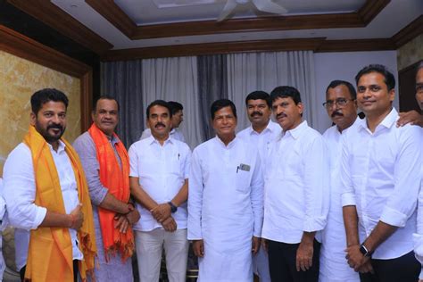 Revanth Reddy On Twitter ‘చేతులు ఏకమవుతున్నాయి శక్తులన్నీ ‘చేయి