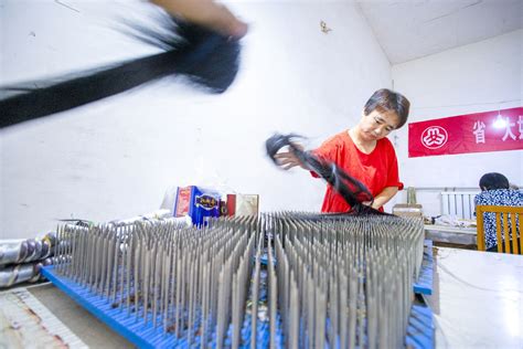 决胜2020，脱贫攻坚看德州 临邑县兴隆镇陈桂英：建立假发加工点 巧手“编”出好生活德州24小时