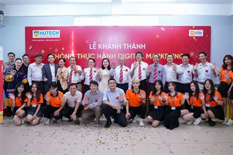Video Th M Kh Ng Gian Th C H Nh Cho Sinh Vi N Khoa Marketing Kinh Doanh Qu C T Hutech