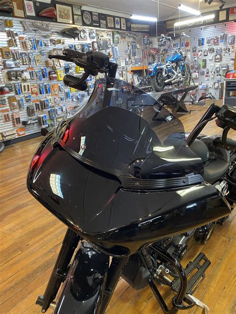 Klock Werks 11 Sport Dark Smoke Flare Windshield For 2015 23 Harley