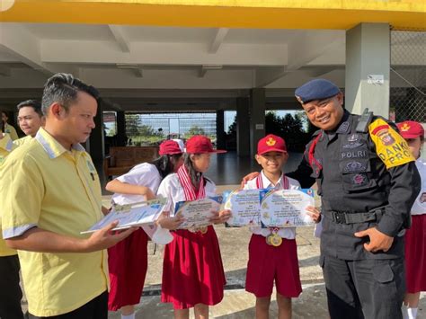 Kegiatan Brimob Go To School Salah Satu Upaya Polri Untuk Menjaga