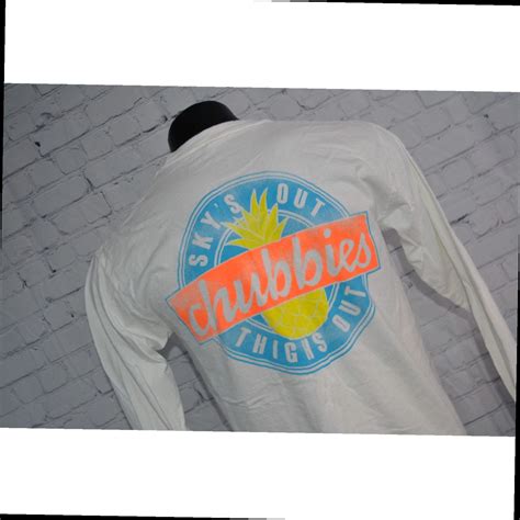 Chubbies Skys Out Thighs Out Graphic Tees For Men In Medium Size And