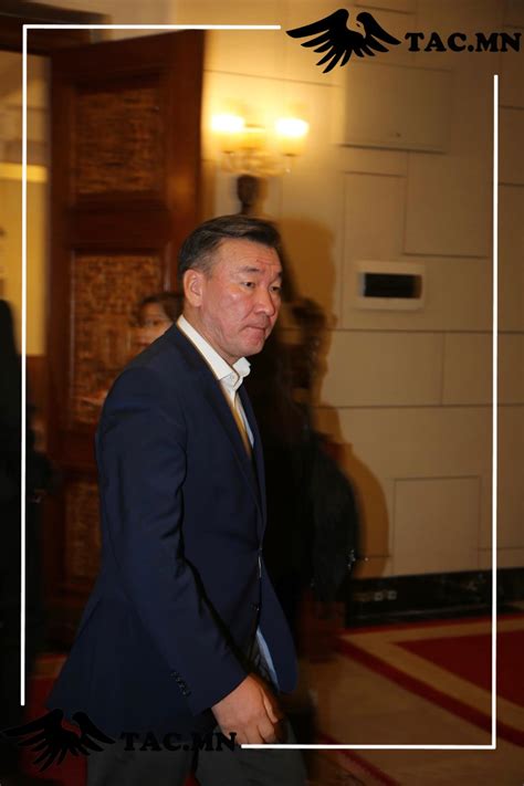 Нүүрсний хулгайн эсрэг тэмцлийн “салхи” ийг баялаг бүтээгчид рүү чиглүүлсэн С Ганбаатар гишүүн