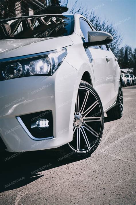 Литые диски на Тойота Королла в стиле VOSSEN CV4 R18