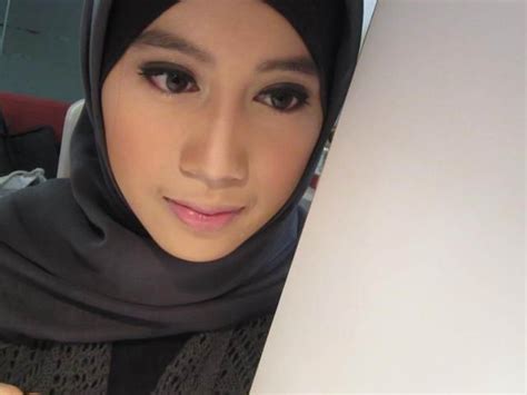 Makeup Untuk Wanita Berkerudung Part