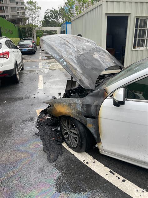 比亚迪秦自燃，车主要求退一赔三，比亚迪只车家号发现车生活汽车之家