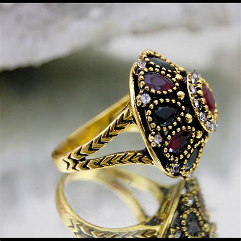 Пръстен от зелен ахат карнеол и кристали ретро стил Полускъпоценни минерали Кристина Арт