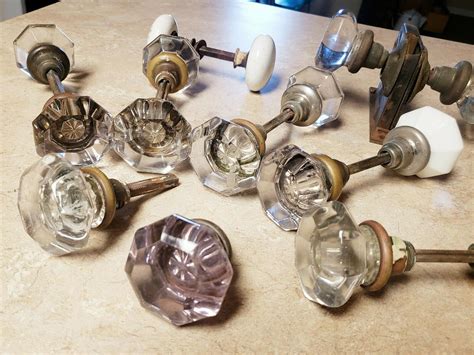 Lot Of 16 Vintage Glass Milk Glass Door Knobs 2020852153