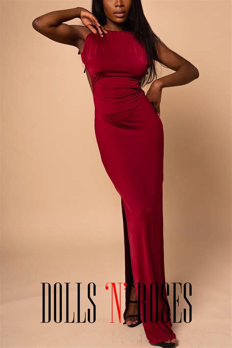 Trisha High Class Escort Dolls And Roses