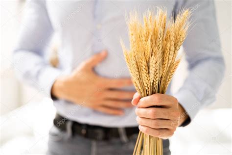 Enfermedad Celíaca E Intolerancia Al Gluten Mujer Holding Spikelet De